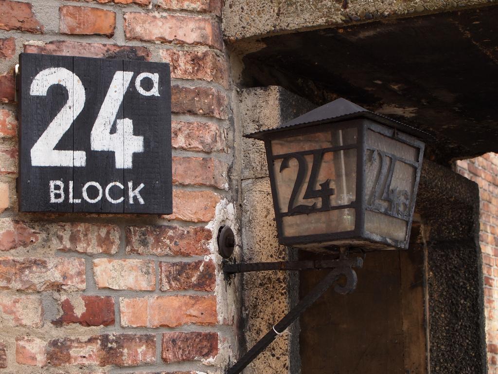 Visiting Auschwitz | Bunnik Tours