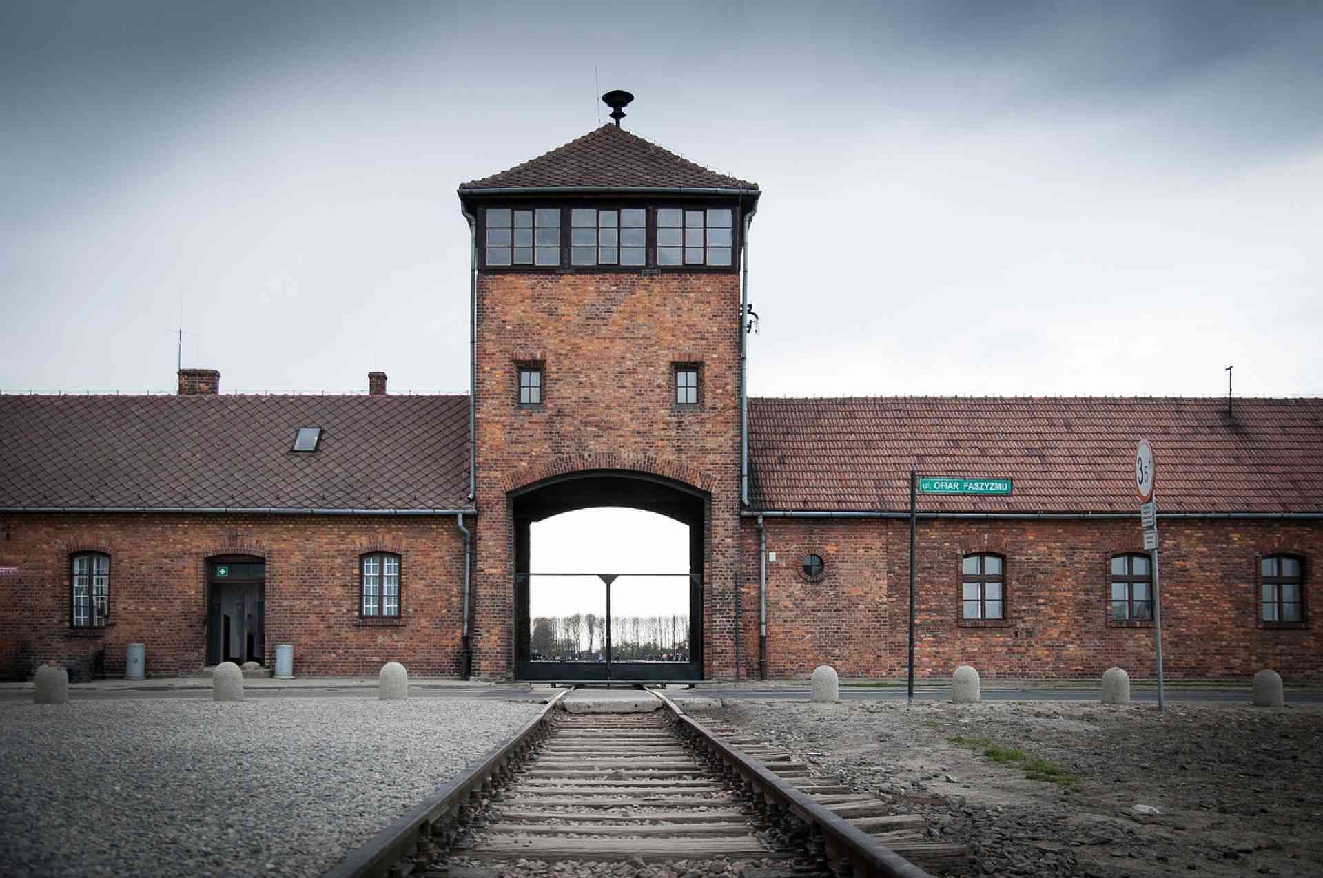 Visiting Auschwitz | Bunnik Tours